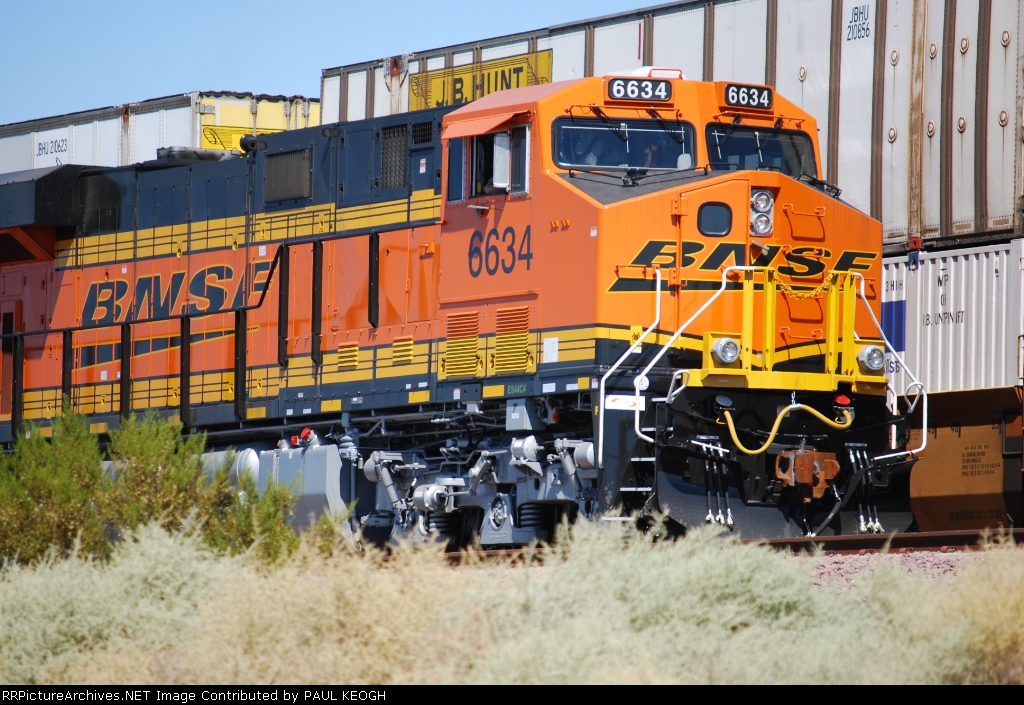 BNSF 6634 still waits to roll eastbound with a Z-Train at East Barstow, Ca.